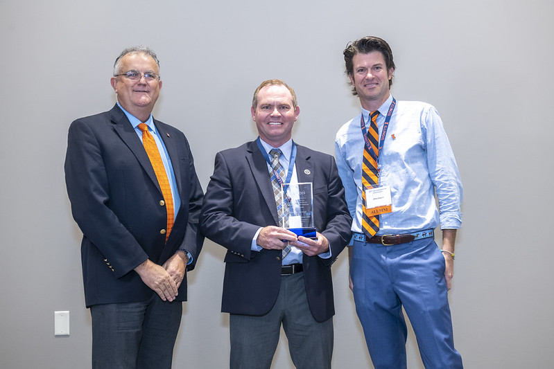 Alumni Awards - Veterinary Medicine at Illinois